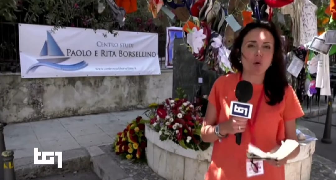 SC recebe escritora italiana para lançamento de livro sobre a máfia ...